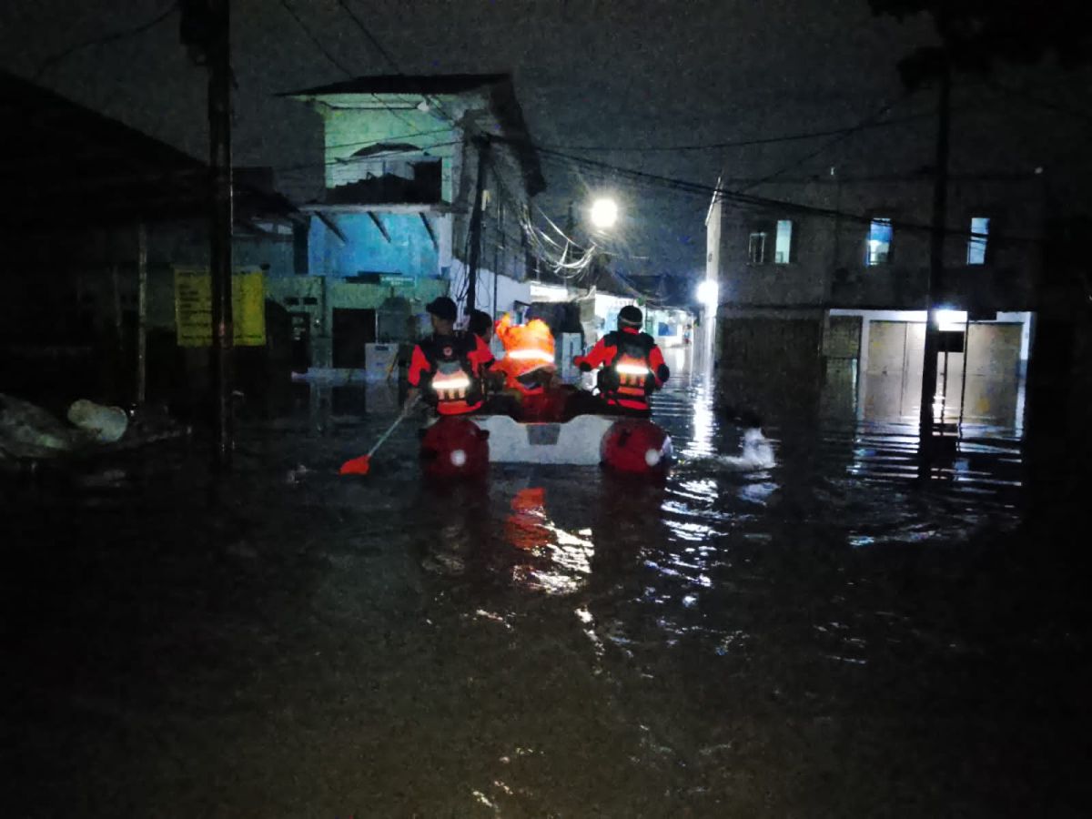 Ini Delapan Titik Banjir di Tangsel Pasca Diguyur Hujan Deras - ARQUIDIOCESISDGO